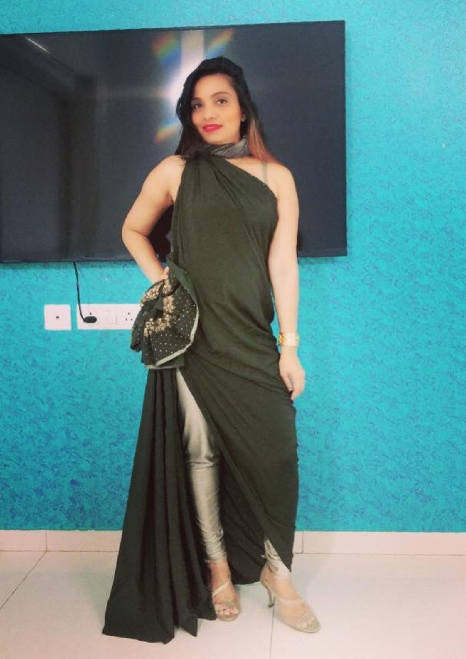 Learn How To Wear Saree Like A Gown